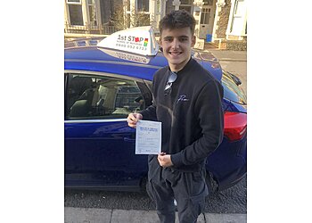 3 Best Driving School in Cardiff, UK - Expert Recommendations