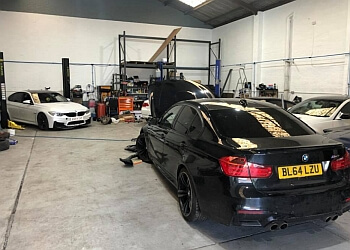 3 Best Car Garages in Worcester, UK - Expert Recommendations