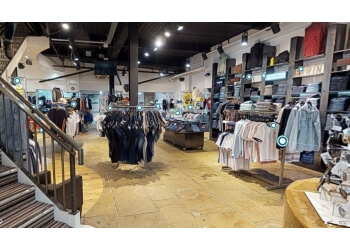 3 Best Clothing Stores in Leeds, UK - Expert Recommendations
