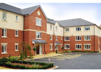 3 Best Retirement Villages in Leeds, UK - Expert Recommendations