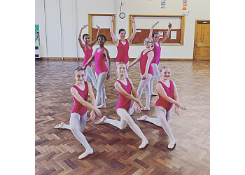 3 Best Dance Schools in Wakefield, UK - Expert Recommendations