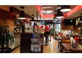 3 Best British Restaurants in Halifax, UK - Expert Recommendations