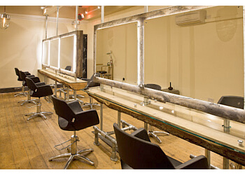 3 Best Hairdressers in Bath, UK - Expert Recommendations
