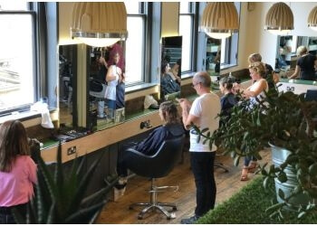 3 Best Hairdressers in Bath, UK - Expert Recommendations