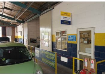 3 Best Car Garages in Torquay, UK - Expert Recommendations
