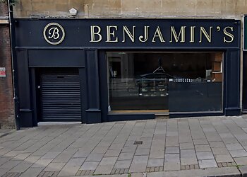 3 Best Cafes in Luton, UK - Expert Recommendations