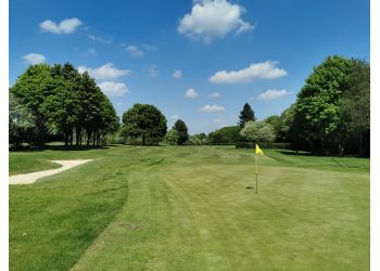 3 Best Golf Courses in Swindon, UK - Expert Recommendations