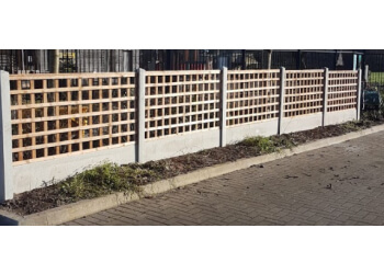 3 Best Fencing Contractors in Wolverhampton, UK - Expert Recommendations