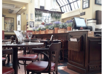 3 Best French Restaurants in St Albans, UK - Expert Recommendations