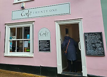 3 Best Cafes in Colchester, UK - Expert Recommendations