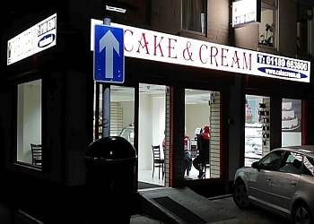 3 Best Cake Makers in Reading, UK - Expert Recommendations