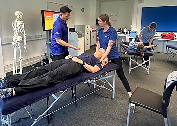 3 Best Osteopath in Oxford, UK - Expert Recommendations