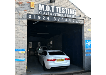 3 Best Car Garages in Wakefield, UK - ThreeBestRated