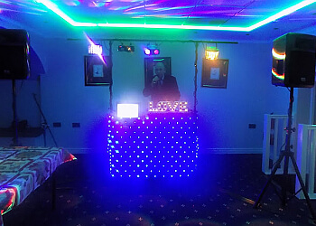 3 Best DJs in Leeds, UK - Expert Recommendations