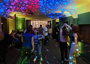 3 Best DJs in Swindon, UK - Expert Recommendations