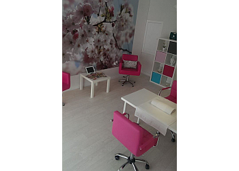 3 Best Nail Salons in Dundee, UK - Expert Recommendations