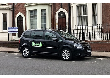 3 Best Taxis in Wolverhampton, UK - Expert Recommendations