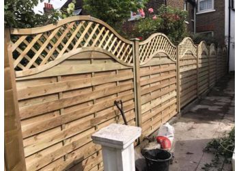 3 Best Fencing Contractors in London, UK - ThreeBestRated