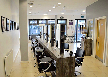 3 Best Hairdressers in Liverpool, UK - Expert Recommendations