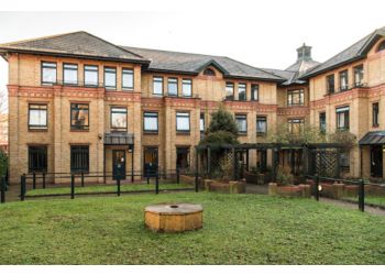 3 Best Retirement Villages in London, UK - ThreeBestRated