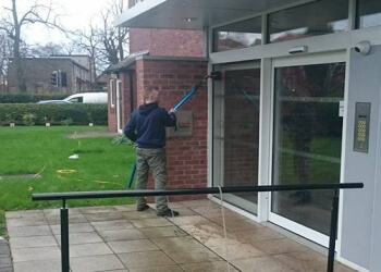 3 Best Window Cleaners in Manchester, UK - Expert Recommendations
