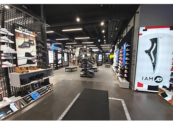 3 Best Sports Shops in Leeds, UK - Expert Recommendations