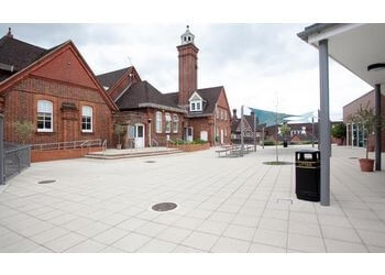 3 Best Primary School in Reading, UK - Expert Recommendations