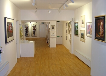3 Best Art Galleries in Cardiff, UK - Expert Recommendations
