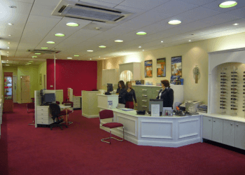 3 Best Opticians in Wokingham, UK - Expert Recommendations