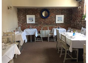 3 Best Seafood Restaurants in Exmouth, UK - Expert Recommendations