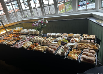 3 Best Caterers in Newcastle Upon Tyne, UK - Expert Recommendations