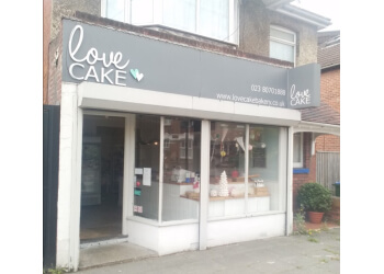 3 Best Cake Makers in Southampton, UK - Expert Recommendations