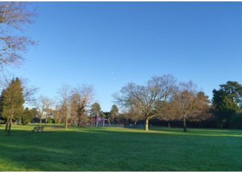 3 Best Parks in Luton, UK - Expert Recommendations