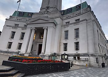 3 Best Landmarks in Luton, UK - Expert Recommendations