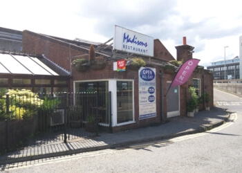 3 Best British Restaurants in Rochdale, UK - Expert Recommendations