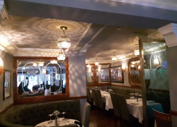 3 Best Indian Restaurants in Reading, UK - Expert Recommendations