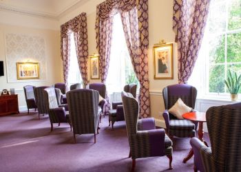 3 Best Retirement Villages in Edinburgh, UK - Expert Recommendations