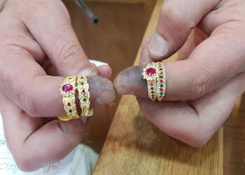 3 Best Jewellers in Rochdale, UK - Expert Recommendations