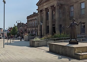 3 Best Landmarks in Oldham, UK - Expert Recommendations