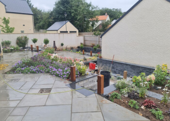 3 Best Landscape Gardeners in Cardiff, UK - ThreeBestRated