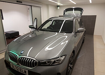 3 Best Car Dealerships in Edinburgh, UK - Expert Recommendations