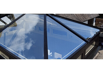 3 Best Window Cleaners in Maidstone, UK - ThreeBestRated