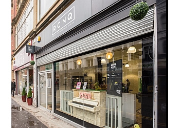 3 Best Hairdressers in Manchester, UK - Expert Recommendations