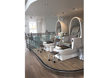 3 Best Beauty Salons in Halifax, UK - Expert Recommendations