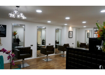 3 Best Hairdressers in Brentwood, UK - Expert Recommendations