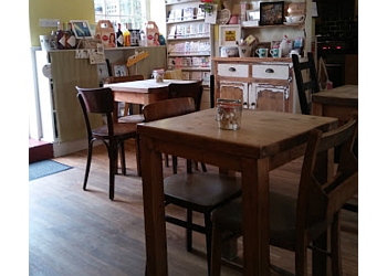 3 Best Cafes in Sittingbourne, UK - Expert Recommendations