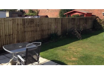 3 Best Fencing Contractors in Exmouth, UK - Expert Recommendations