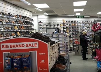 3 Best Sports Shops in Luton, UK - ThreeBestRated