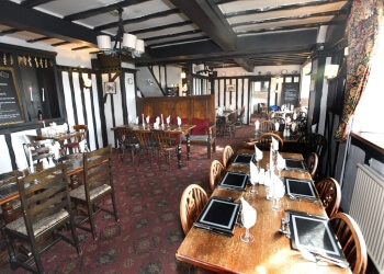 3 Best Pubs in Oldham, UK - Expert Recommendations