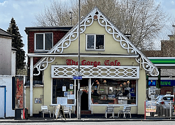 3 Best Cafes in Reading, UK - Expert Recommendations